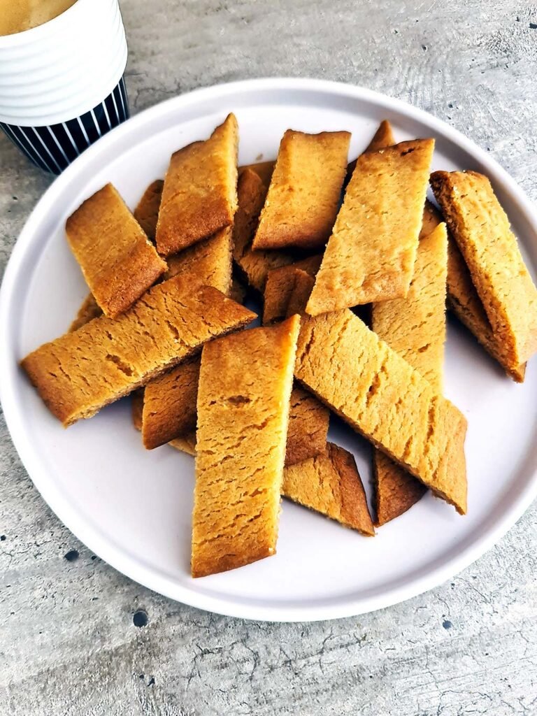 Honey and Toffee Cookies - Desserts - Recipe